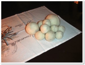 Who’s up for a Snowball fight? DIY Indoor snowballs – Felting